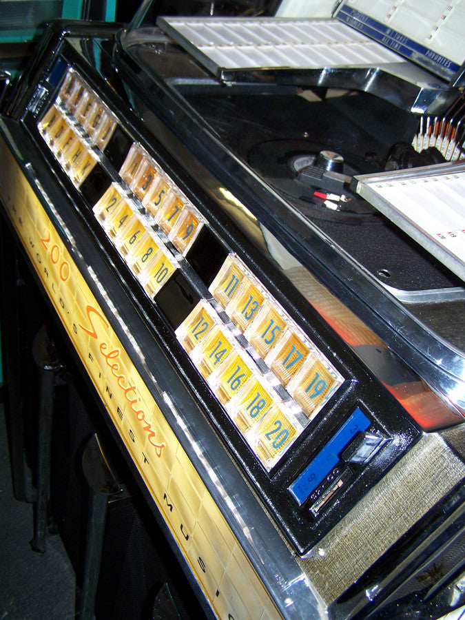Jukebox sales, hire, restoration and vintage retro diner goodies from Select Jukeboxes - Select ...
